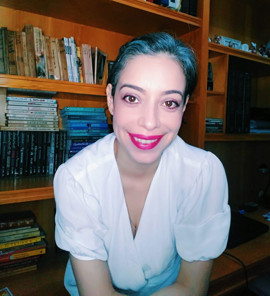 Autora Chris Sevla diz que literatura virou consolo durante pandemia